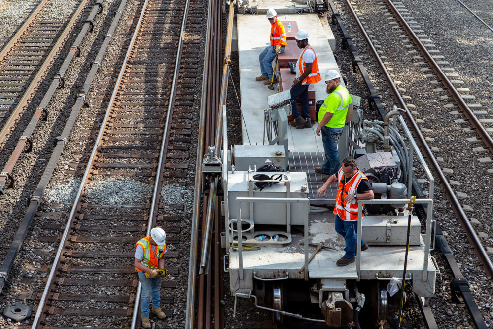Metro-North Rail Train at Riverdale – I Ride The Harlem Line